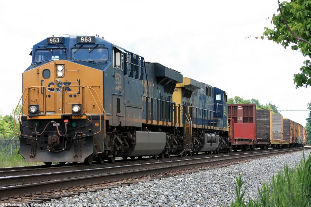 CSX 953 and train Q409